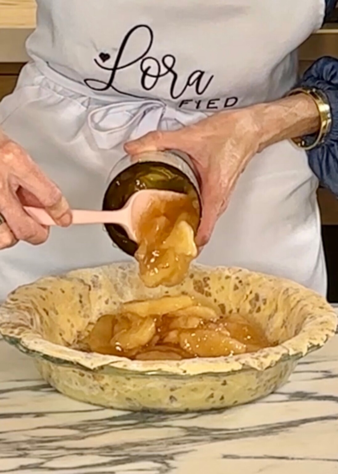 Apple Pie Hack With Cinnamon Roll Crust - LORAfied
